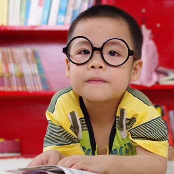 Anak Penyandang Autisme Juga Bisa Sukses Seperti 5 Tokoh Ini